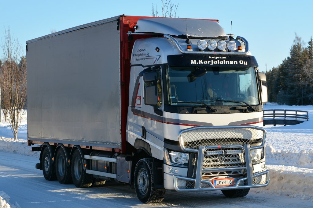 Bull Bar Freeway Renault T-Series - RST-Steel