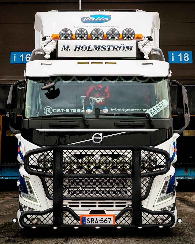 Bull Bar Freeway Volvo FM 2021- RST-Steel