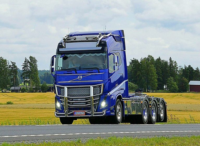 Bull Bar Freeway Volvo FH 2021- RST-Steel