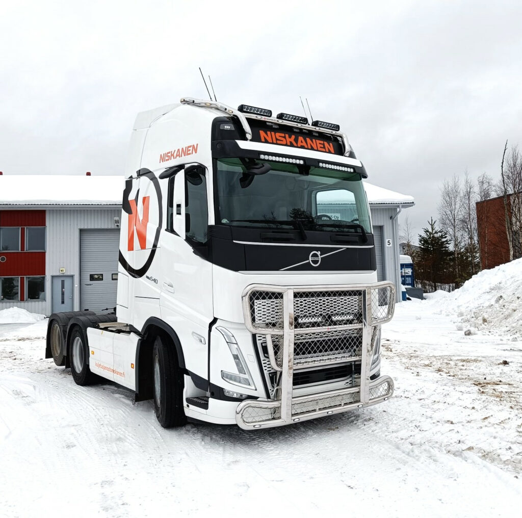 Bull Bar Freeway Volvo FH 2021- RST-Steel