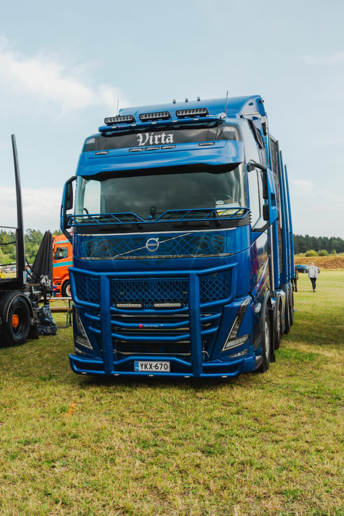Bull Bar Freeway Volvo FH 2021- RST-Steel