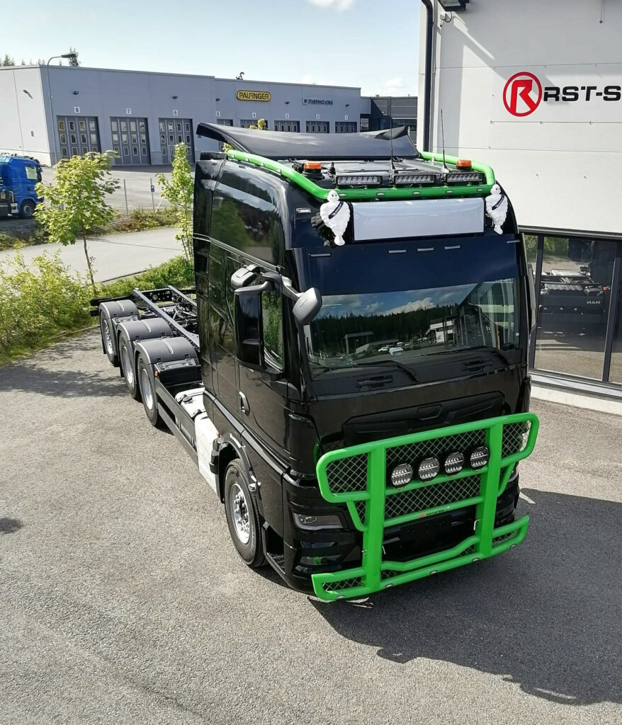 Bull Bar Freeway MAN TGX 2021- RST-Steel