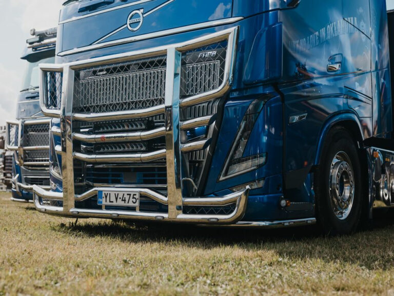 Bull Bar Freeway Volvo FH 2021- RST-Steel